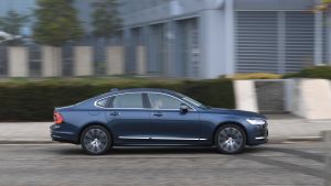 BMW 5 Series vs Audi A6 vs Volvo S90 ~ station of gear